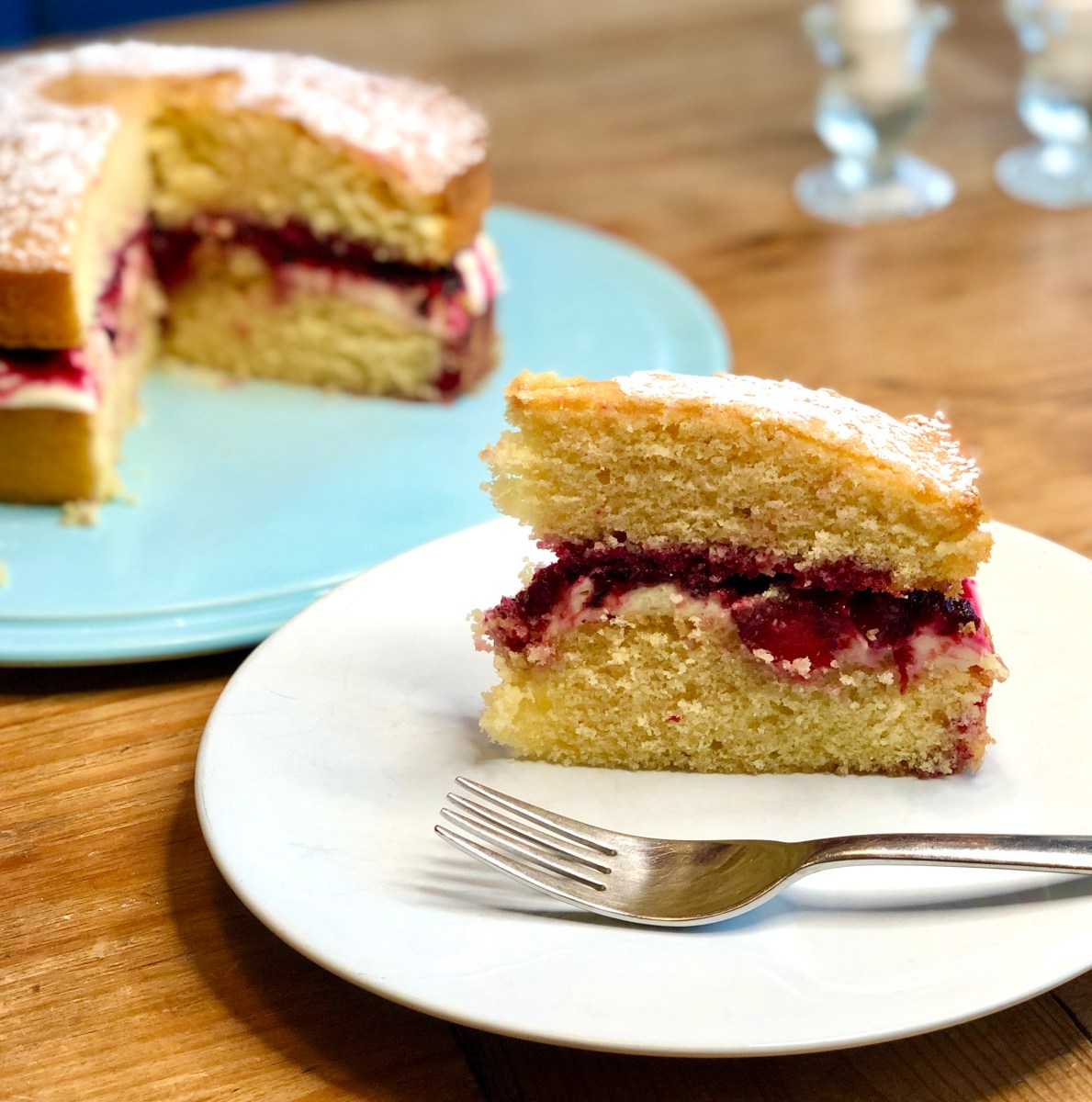 Victoria sponge with fruits – From My Kitchen